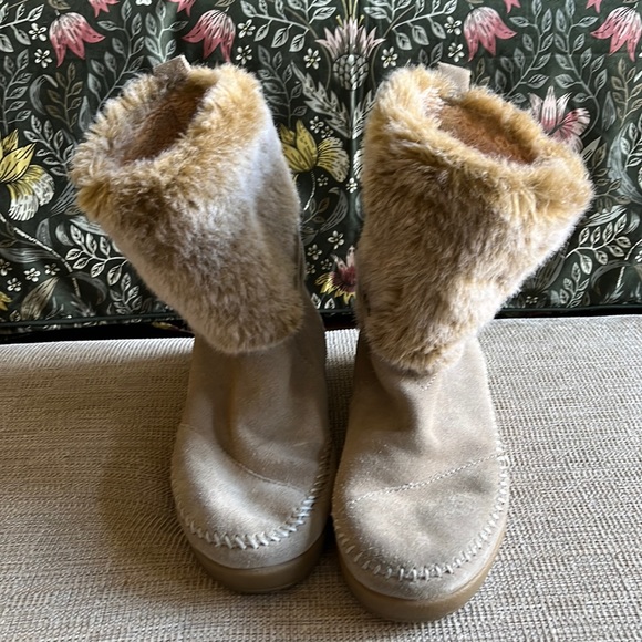 Toms | Shoes | Toms Suede And Fur Boots Light Tan Sz 65 Us Worn Twice ...